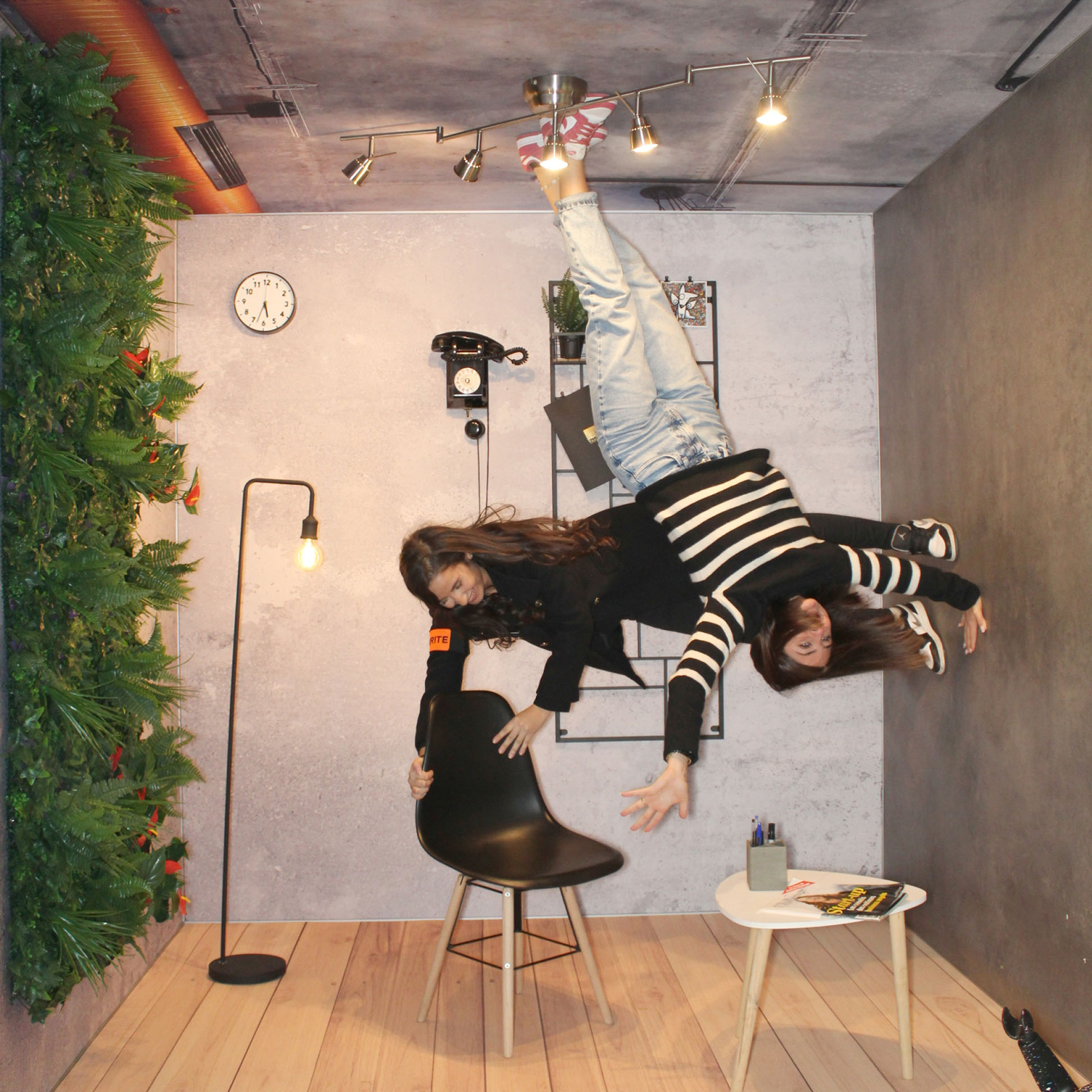 Gravity Box - Tcheezebox