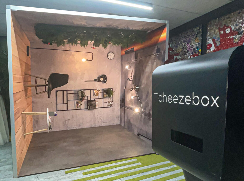 Gravity Box - Tcheezebox